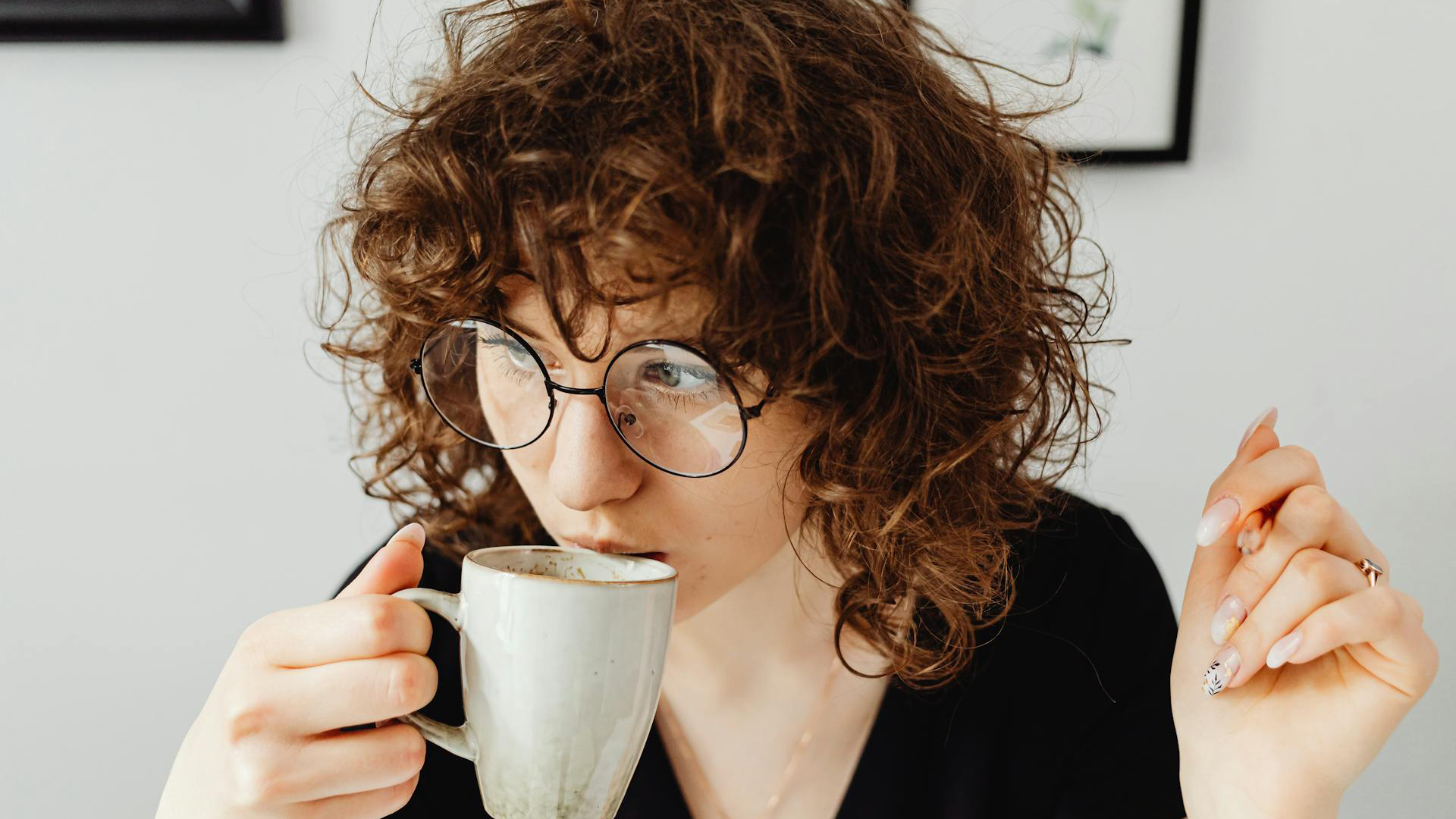 How to Turn Your Morning Coffee Break into a Quick Yoga Session - Quick ...