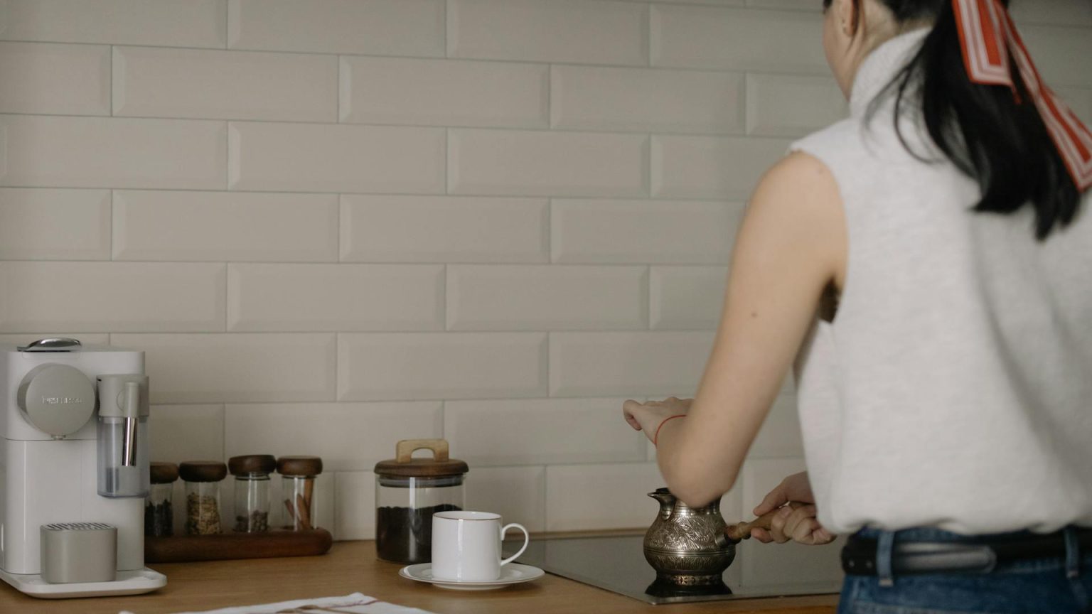 How to Turn Your Morning Coffee Break into a Quick Yoga Session - Quick ...